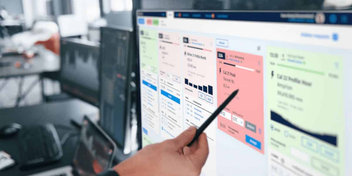 Refinitiv Eikon Messenger Integration - enmacc